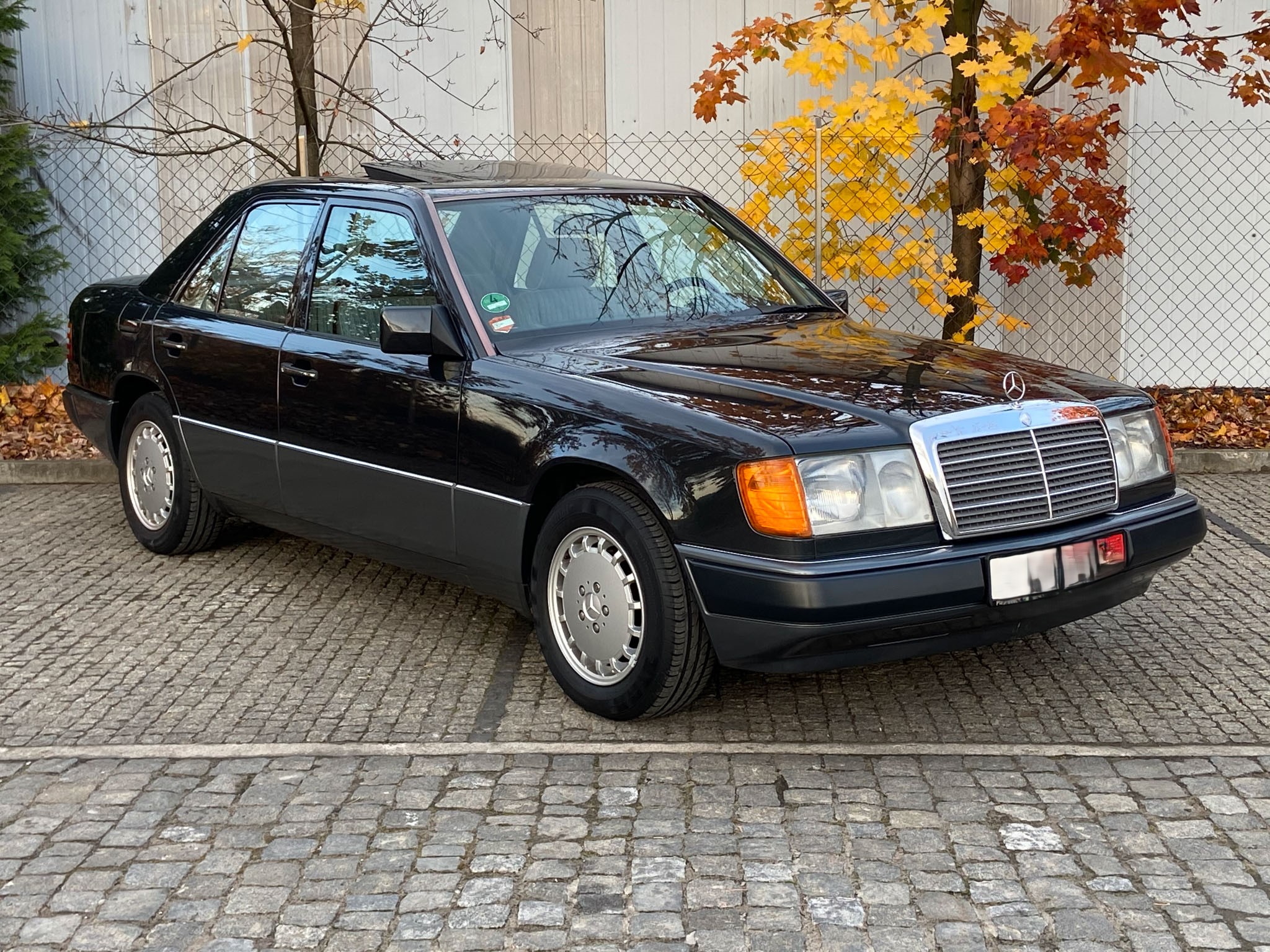 Mercedes 230E W124 1991 - 52999 PLN - Warszawa - Giełda klasyków