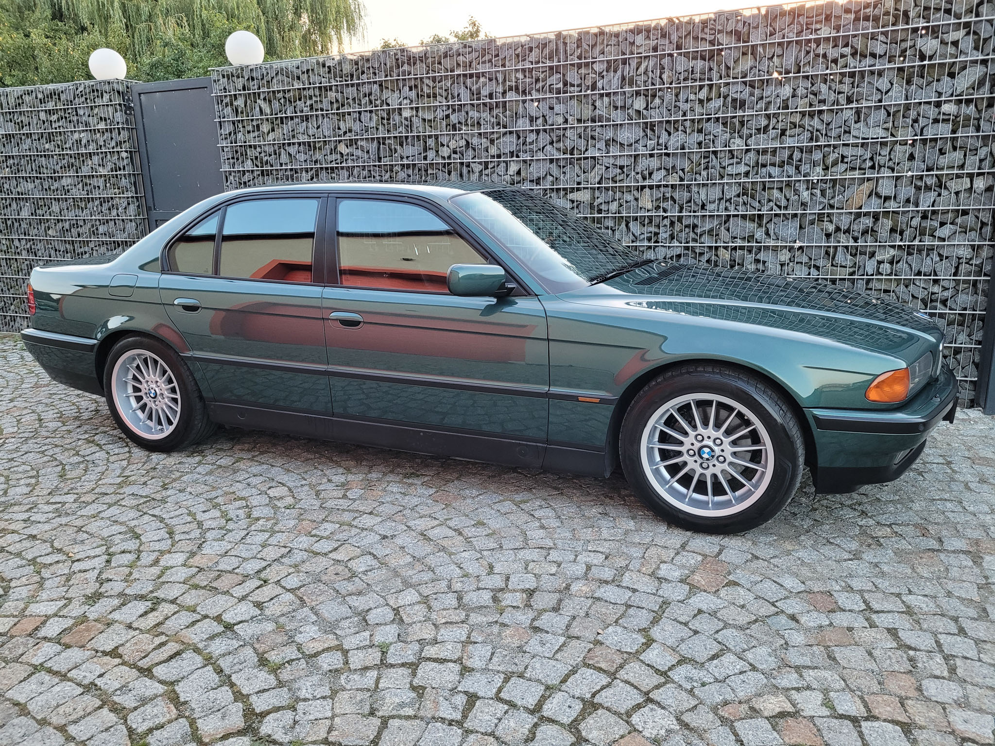 BMW 735i E38 1996 - REZERWACJA - Giełda klasyków