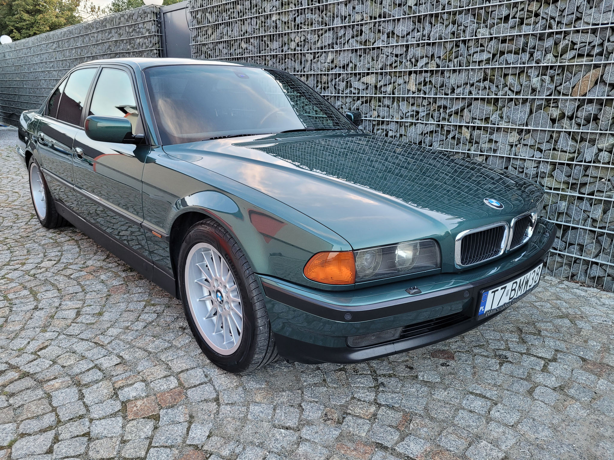 BMW 735i E38 1996 - REZERWACJA - Giełda klasyków