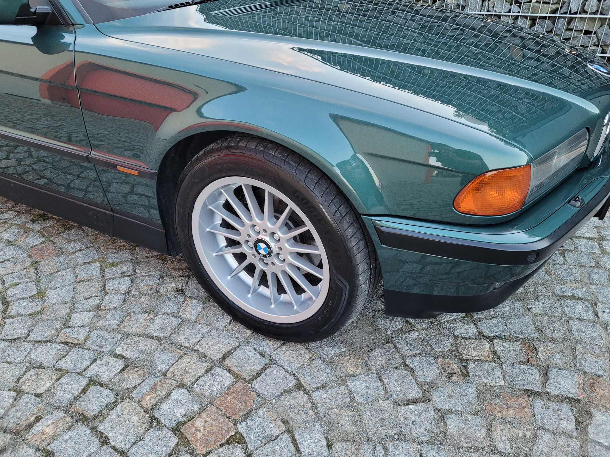 BMW 735i E38 1996 - REZERWACJA - Giełda klasyków