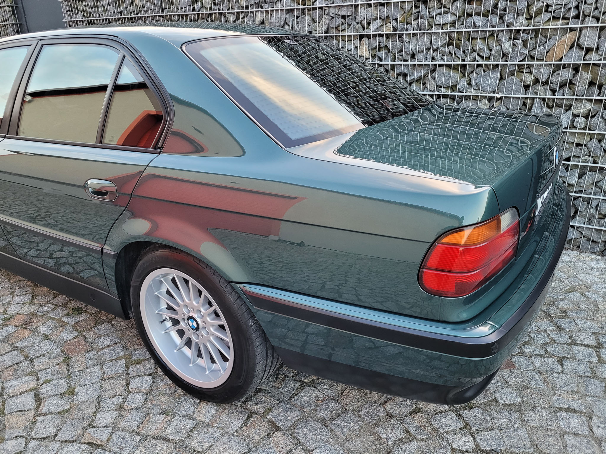 BMW 735i E38 1996 - REZERWACJA - Giełda klasyków